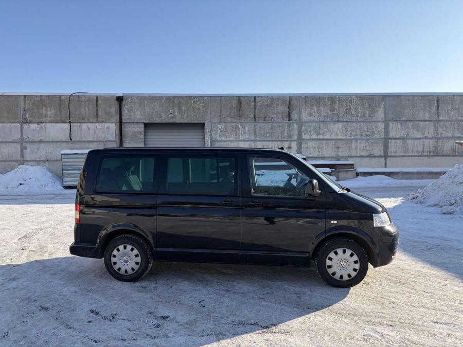Black Volkswagen Multivan 2007 in Kaunas, with an engine capacity of 1.90 L and mileage of 360 thousand km for 9400 €, photo 4 on AUTOMOTO.COM.LV