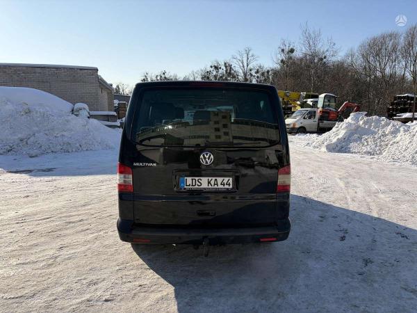 Black Volkswagen Multivan 2007 in Kaunas, with an engine capacity of 1.90 L and mileage of 360 thousand km for 9400 €, photo 6 on AUTOMOTO.COM.LV
