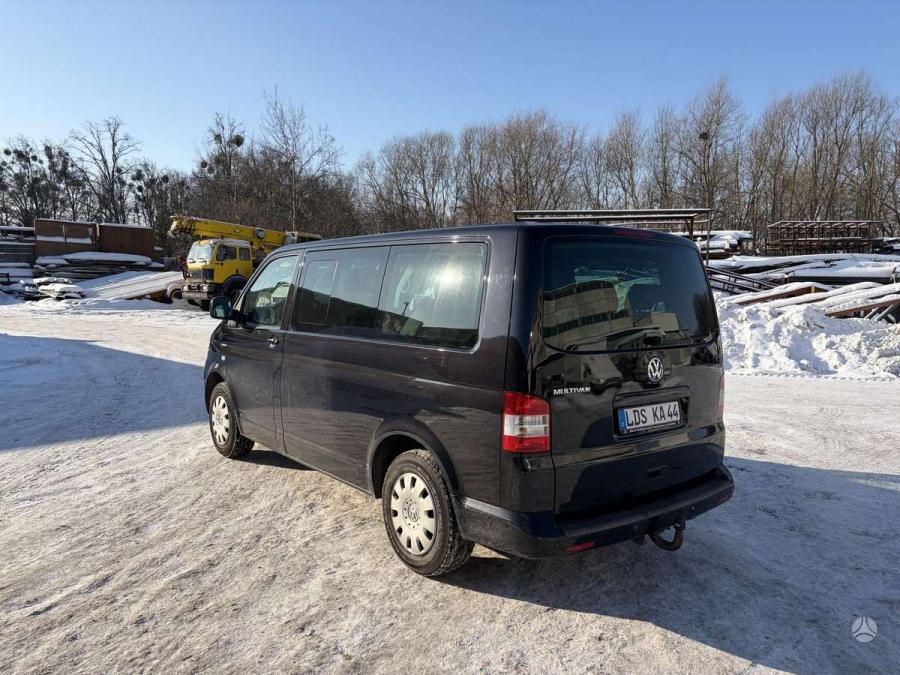 Black Volkswagen Multivan 2007 in Kaunas, with an engine capacity of 1.90 L and mileage of 360 thousand km for 9400 €, photo 7 on AUTOMOTO.COM.LV