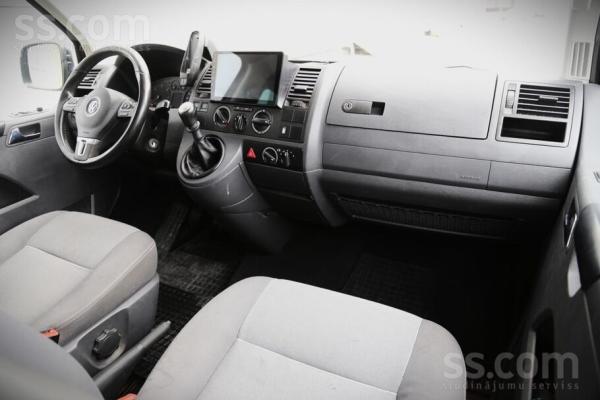 Melns Volkswagen Multivan 2007 Rīga, ar dzinēja tilpumu 2.50 L un nobraukumu 357 tūkst. km par 7495 €, foto 9 vietnē AUTOMOTO.COM.LV