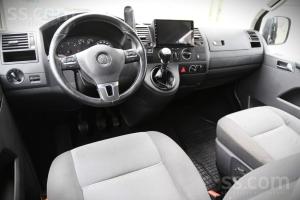 Black Volkswagen Multivan 2007 in Riga, with an engine capacity of 2.50 L and mileage of 357 thousand km for 6995 €, photo 8 on AUTOMOTO.COM.LV