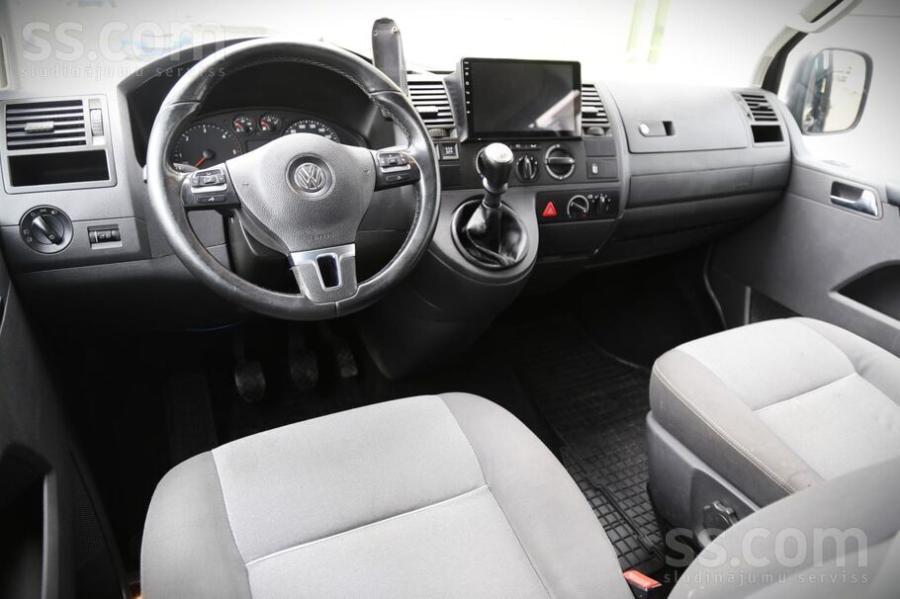 Black Volkswagen Multivan 2007 in Riga, with an engine capacity of 2.50 L and mileage of 357 thousand km for 6995 €, photo 8 on AUTOMOTO.COM.LV