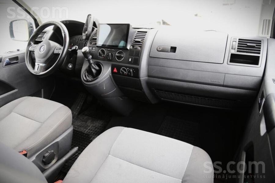 Black Volkswagen Multivan 2007 in Riga, with an engine capacity of 2.50 L and mileage of 357 thousand km for 6995 €, photo 10 on AUTOMOTO.COM.LV