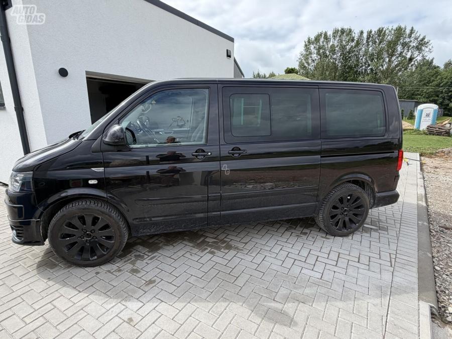 Black Volkswagen Multivan 2007 in Kaunas, with an engine capacity of 2.50 L and mileage of 300 thousand km for 6100 €, photo 4 on AUTOMOTO.COM.LV