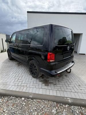 Black Volkswagen Multivan 2007 in Kaunas, with an engine capacity of 2.50 L and mileage of 300 thousand km for 6100 €, photo 5 on AUTOMOTO.COM.LV