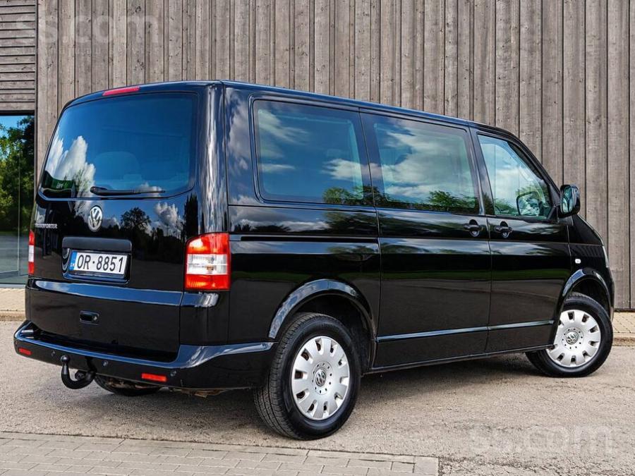 Black Volkswagen Multivan 2007 in Tukums, with an engine capacity of 1.90 L and mileage of 337 thousand km for 9990 €, photo 4 on AUTOMOTO.COM.LV