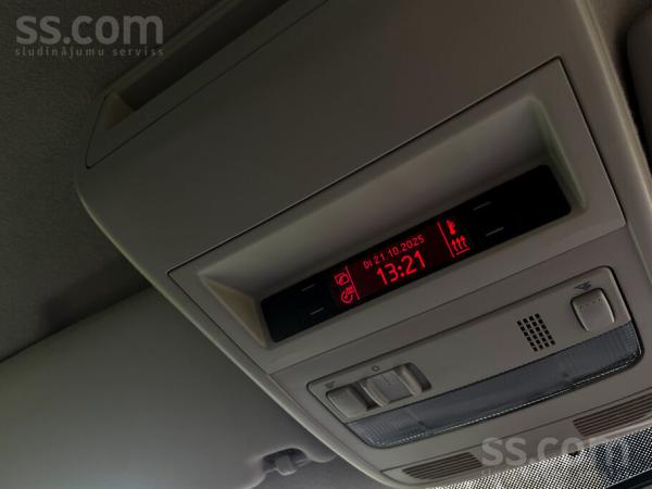 Black Volkswagen Multivan 2008 in Jelgava, with an engine capacity of 1.90 L and mileage of 250 thousand km for 12590 €, photo 11 on AUTOMOTO.COM.LV