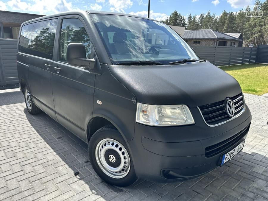 Black Volkswagen Multivan 2009 in Vilnius, with an engine capacity of 2.50 L and mileage of 405 thousand km for 4800 €, photo 1 on AUTOMOTO.COM.LV