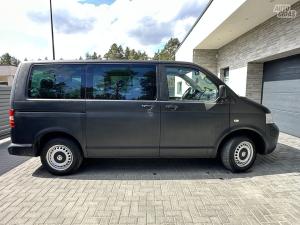 Black Volkswagen Multivan 2009 in Vilnius, with an engine capacity of 2.50 L and mileage of 405 thousand km for 4800 €, photo 5 on AUTOMOTO.COM.LV