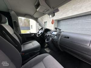 Black Volkswagen Multivan 2009 in Vilnius, with an engine capacity of 2.50 L and mileage of 405 thousand km for 4800 €, photo 9 on AUTOMOTO.COM.LV