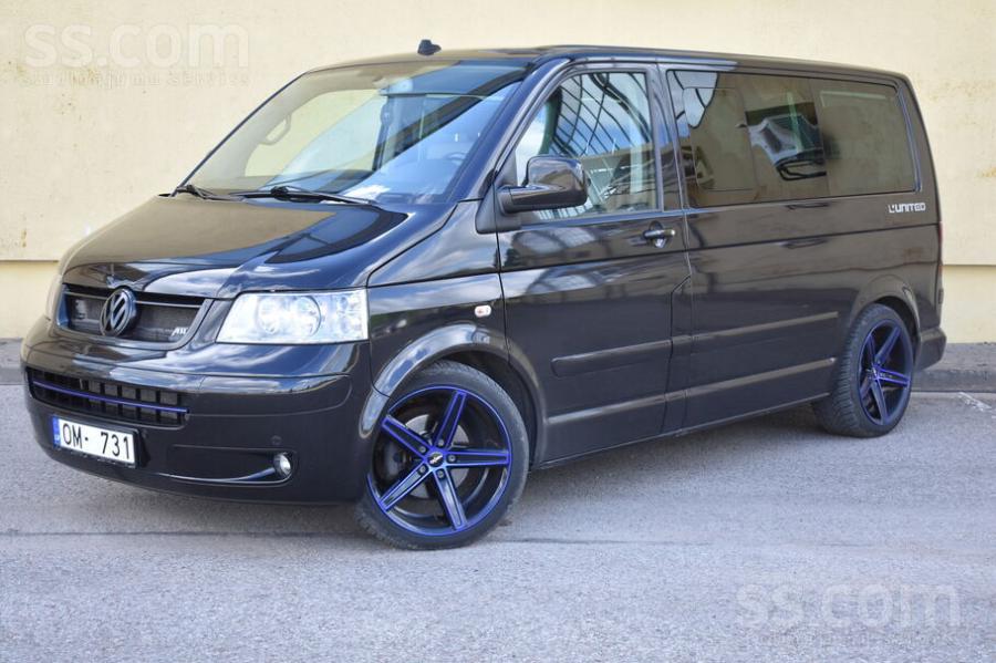 Black Volkswagen Multivan 2009 in Talsi, with an engine capacity of 2.50 L and mileage of 315 thousand km for 10800 €, photo 5 on AUTOMOTO.COM.LV