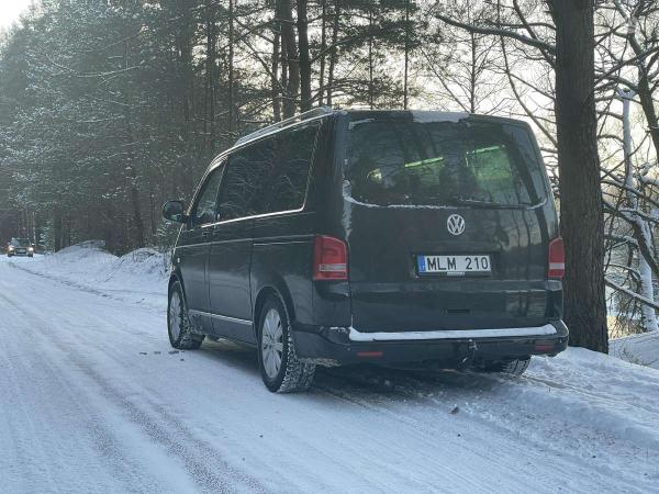 Melns Volkswagen Multivan 2010 Kauņa, ar dzinēja tilpumu 1.97 L un nobraukumu 313 tūkst. km par 14900 €, foto 3 vietnē AUTOMOTO.COM.LV