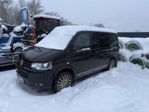 Melns Volkswagen Multivan 2010 Panevēža, ar dzinēja tilpumu 1.97 L un nobraukumu 294 tūkst. km par 9999 €, foto  vietnē AUTOMOTO.COM.LV