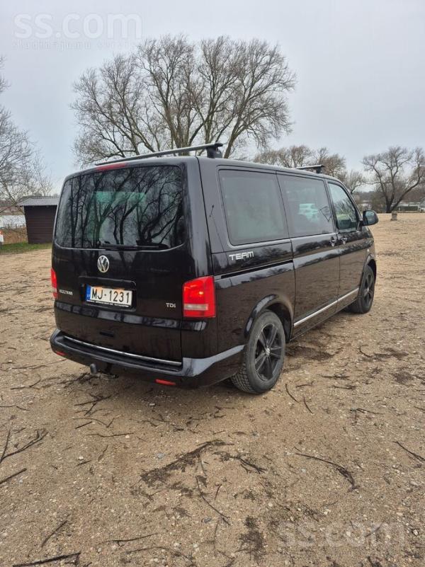 Black Volkswagen Multivan 2010 in Liepaja, with an engine capacity of 2.00 L and mileage of 251 thousand km for 14500 €, photo 2 on AUTOMOTO.COM.LV