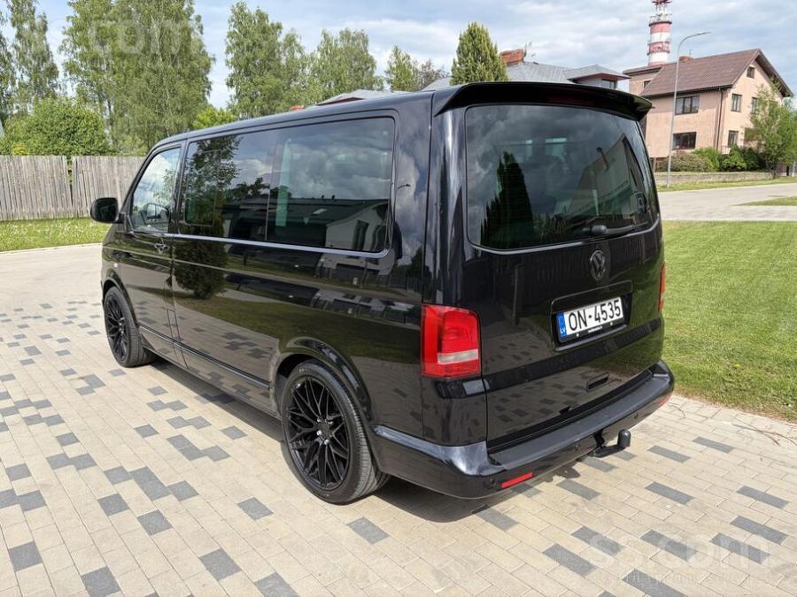 Melns Volkswagen Multivan 2010 Rīga, ar dzinēja tilpumu 2.00 L un nobraukumu 221 tūkst. km par 14950 €, foto 8 vietnē AUTOMOTO.COM.LV