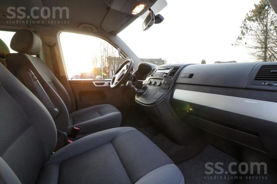 Melns Volkswagen Multivan 2010 Rīga, ar dzinēja tilpumu 2.00 L un nobraukumu 221 tūkst. km par 14950 €, foto 11 vietnē AUTOMOTO.COM.LV