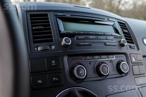 Melns Volkswagen Multivan 2010 Rīga, ar dzinēja tilpumu 2.00 L un nobraukumu 221 tūkst. km par 14950 €, foto 13 vietnē AUTOMOTO.COM.LV