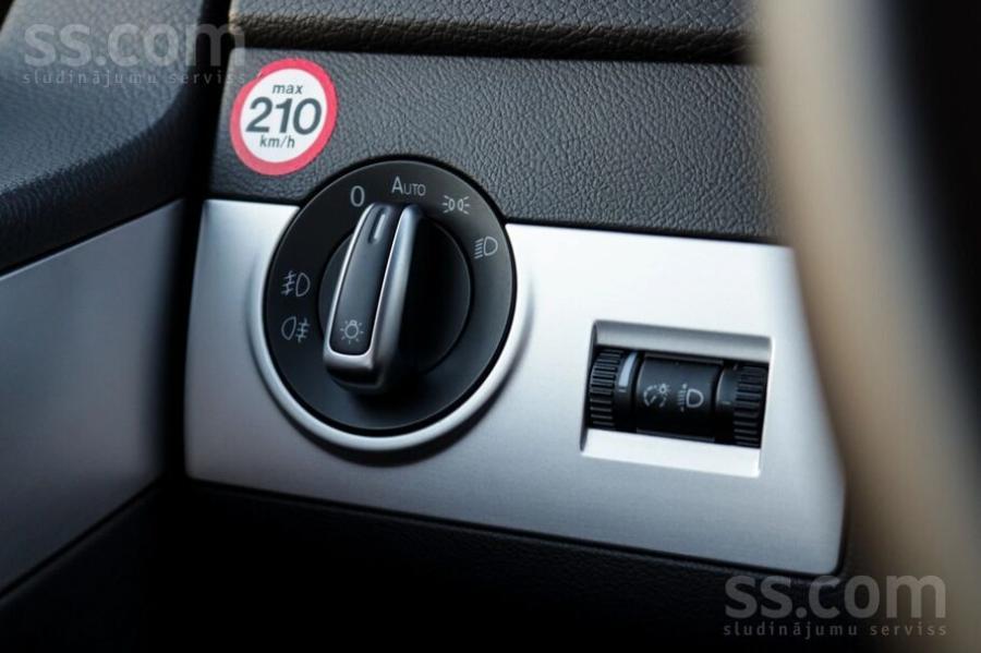 Melns Volkswagen Multivan 2010 Rīga, ar dzinēja tilpumu 2.00 L un nobraukumu 221 tūkst. km par 14950 €, foto 15 vietnē AUTOMOTO.COM.LV