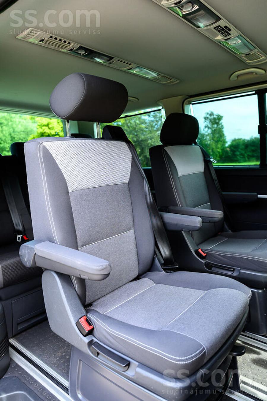 Black Volkswagen Multivan 2010 in Liepaja, with an engine capacity of 2.00 L and mileage of 25 thousand km for 11500 €, photo 6 on AUTOMOTO.COM.LV