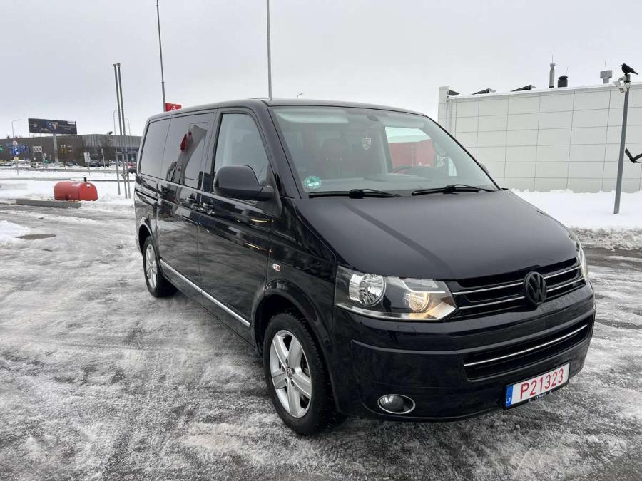 Melns Volkswagen Multivan 2011 Kauņa, ar dzinēja tilpumu 1.97 L un nobraukumu 205 tūkst. km par 15900 €, foto 2 vietnē AUTOMOTO.COM.LV