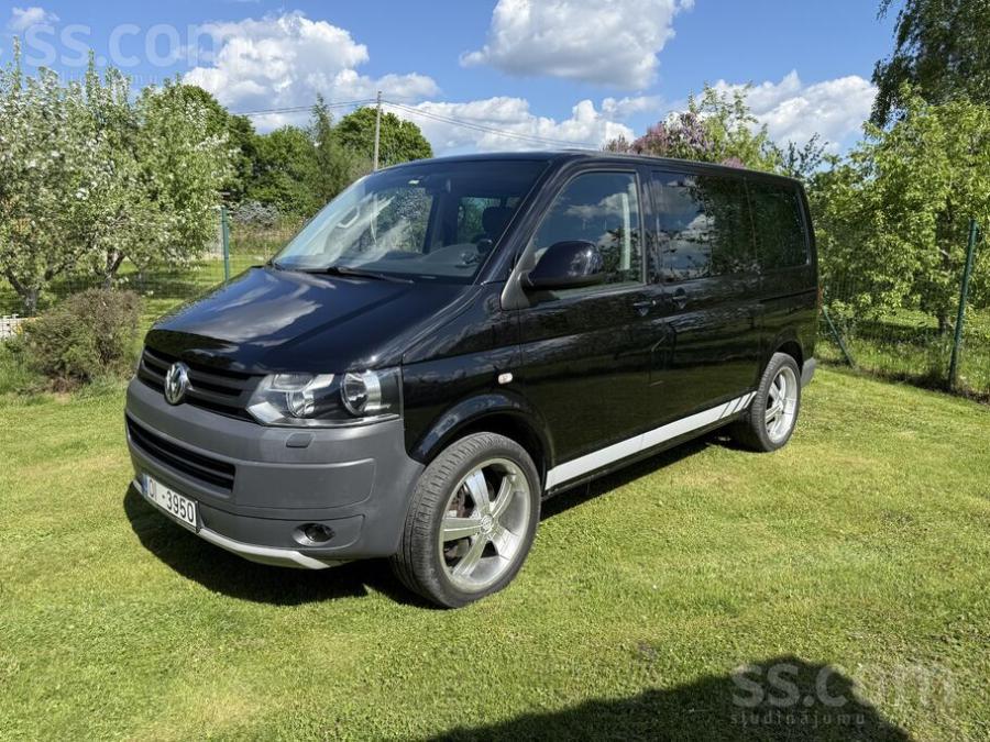 Melns Volkswagen Multivan 2011 Rīga, ar dzinēja tilpumu 2.00 L un nobraukumu 301 tūkst. km par 15500 €, foto 3 vietnē AUTOMOTO.COM.LV
