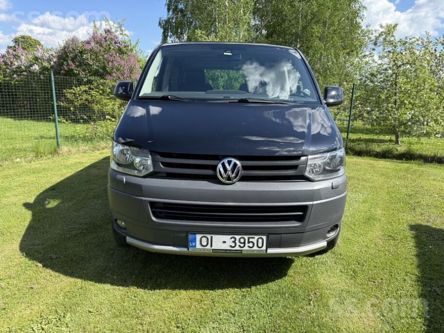 Melns Volkswagen Multivan 2011 Rīga, ar dzinēja tilpumu 2.00 L un nobraukumu 301 tūkst. km par 15500 €, foto 4 vietnē AUTOMOTO.COM.LV