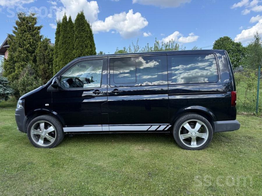 Melns Volkswagen Multivan 2011 Rīga, ar dzinēja tilpumu 2.00 L un nobraukumu 301 tūkst. km par 15500 €, foto 5 vietnē AUTOMOTO.COM.LV