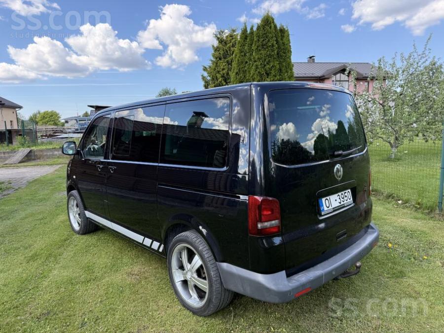 Melns Volkswagen Multivan 2011 Rīga, ar dzinēja tilpumu 2.00 L un nobraukumu 301 tūkst. km par 15500 €, foto 6 vietnē AUTOMOTO.COM.LV