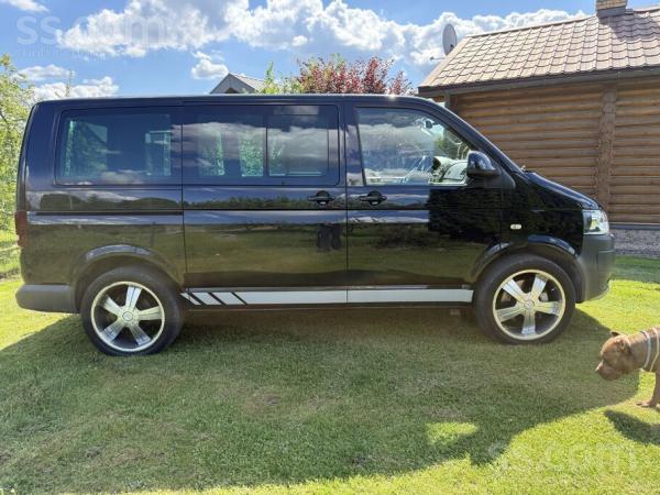 Melns Volkswagen Multivan 2011 Rīga, ar dzinēja tilpumu 2.00 L un nobraukumu 301 tūkst. km par 15500 €, foto 7 vietnē AUTOMOTO.COM.LV