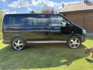Melns Volkswagen Multivan 2011 Rīga, ar dzinēja tilpumu 2.00 L un nobraukumu 301 tūkst. km par 15500 €, foto 8 vietnē AUTOMOTO.COM.LV