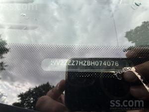 Melns Volkswagen Multivan 2011 Rīga, ar dzinēja tilpumu 2.00 L un nobraukumu 301 tūkst. km par 15500 €, foto 12 vietnē AUTOMOTO.COM.LV