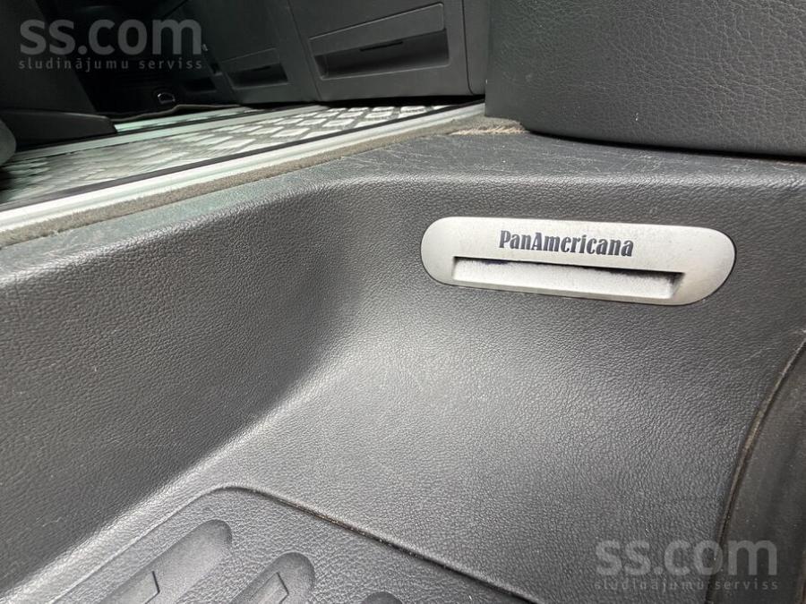 Melns Volkswagen Multivan 2011 Rīga, ar dzinēja tilpumu 2.00 L un nobraukumu 301 tūkst. km par 15500 €, foto 18 vietnē AUTOMOTO.COM.LV