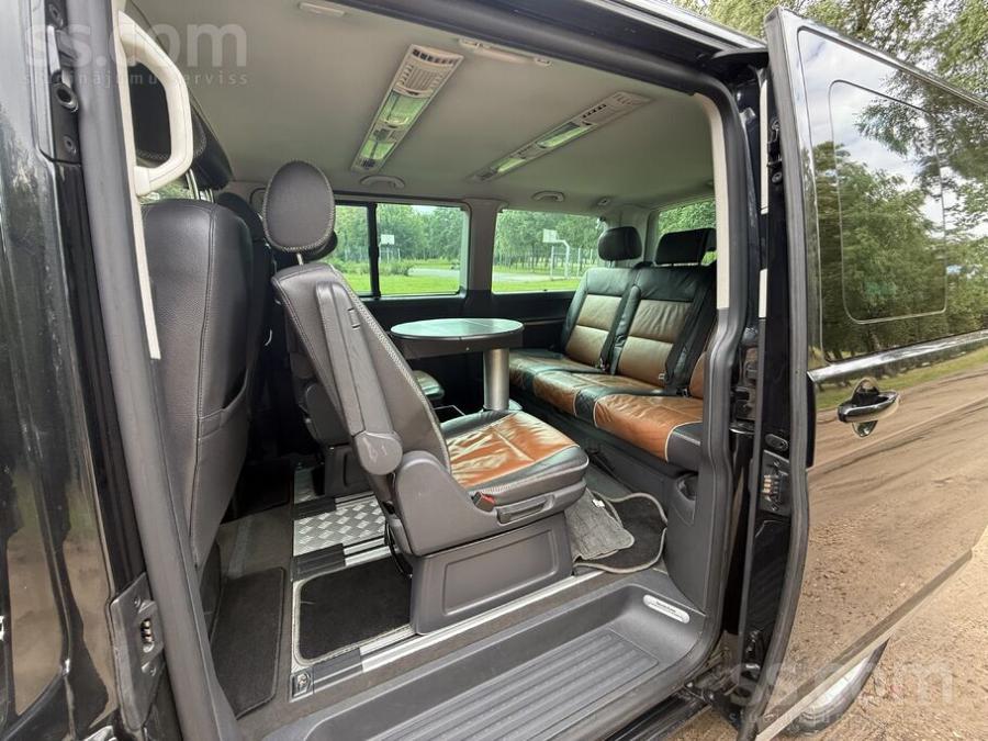 Melns Volkswagen Multivan 2011 Rīga, ar dzinēja tilpumu 2.00 L un nobraukumu 301 tūkst. km par 15500 €, foto 22 vietnē AUTOMOTO.COM.LV