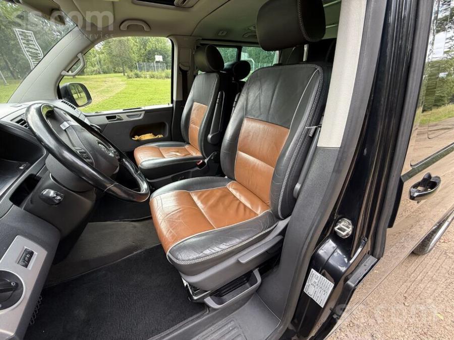 Melns Volkswagen Multivan 2011 Rīga, ar dzinēja tilpumu 2.00 L un nobraukumu 301 tūkst. km par 15500 €, foto 23 vietnē AUTOMOTO.COM.LV
