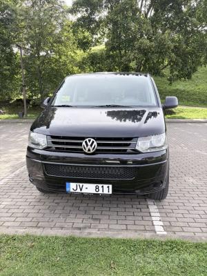 Black Volkswagen Multivan 2011 in Rezekne, with an engine capacity of 2.00 L and mileage of 295 thousand km for 16500 €, photo 3 on AUTOMOTO.COM.LV