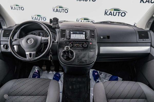 Black Volkswagen Multivan 2012 in Kaunas, with an engine capacity of 2.00 L and mileage of 198 thousand km for 14390 €, photo 8 on AUTOMOTO.COM.LV