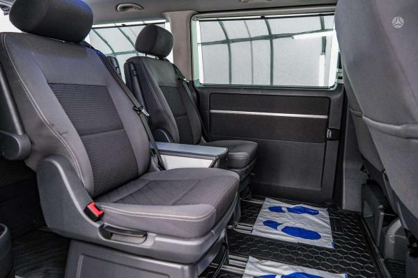 Black Volkswagen Multivan 2012 in Kaunas, with an engine capacity of 2.00 L and mileage of 198 thousand km for 14390 €, photo 10 on AUTOMOTO.COM.LV