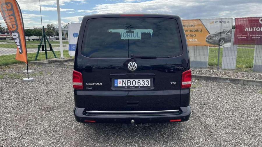 Black Volkswagen Multivan 2012 in Marijampole, with an engine capacity of 1.97 L and mileage of 293 thousand km for 12700 €, photo 10 on AUTOMOTO.COM.LV