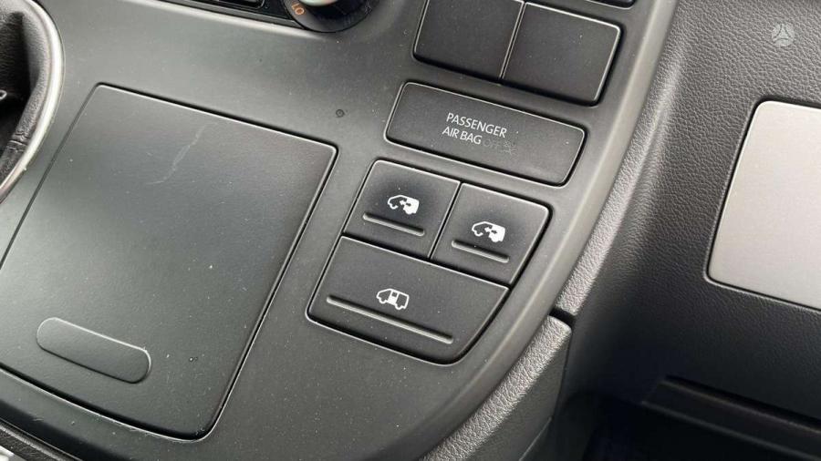 Melns Volkswagen Multivan 2012 Marijampole, ar dzinēja tilpumu 1.97 L un nobraukumu 293 tūkst. km par 12700 €, foto 23 vietnē AUTOMOTO.COM.LV
