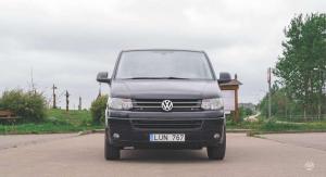 Melns Volkswagen Multivan 2013 Viļņa, ar dzinēja tilpumu 1.97 L un nobraukumu 400 tūkst. km par 16500 €, foto 1 vietnē AUTOMOTO.COM.LV