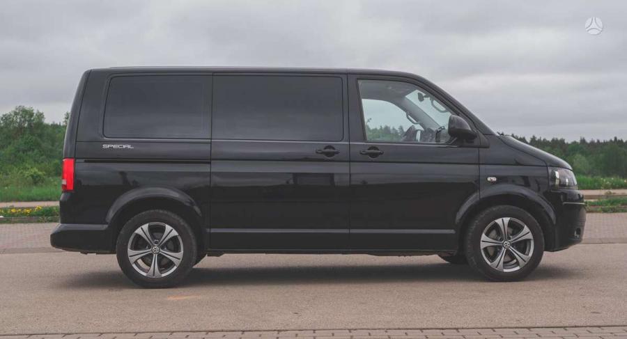 Melns Volkswagen Multivan 2013 Viļņa, ar dzinēja tilpumu 1.97 L un nobraukumu 400 tūkst. km par 16500 €, foto 5 vietnē AUTOMOTO.COM.LV