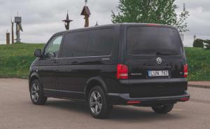 Melns Volkswagen Multivan 2013 Viļņa, ar dzinēja tilpumu 1.97 L un nobraukumu 400 tūkst. km par 16500 €, foto 8 vietnē AUTOMOTO.COM.LV