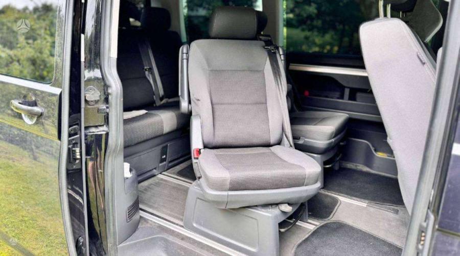 Melns Volkswagen Multivan 2013 Viļņa, ar dzinēja tilpumu 1.97 L un nobraukumu 400 tūkst. km par 16500 €, foto 25 vietnē AUTOMOTO.COM.LV