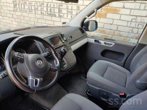 Black Volkswagen Multivan 2013 in Riga, with an engine capacity of 2.00 L and mileage of 280 thousand km for 17200 €, photo 3 on AUTOMOTO.COM.LV