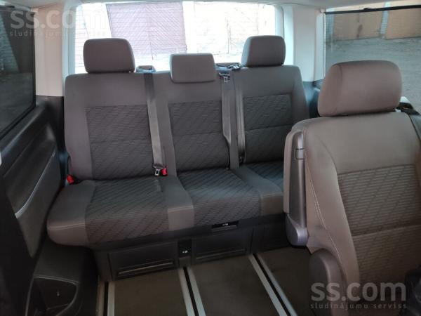 Черный Фольксваген Мультиван 2013 в Рига, объемом двигателя 2.00 л и пробегом 280 тыс. км за 17200 €, фото 3 на AUTOMOTO.COM.LV