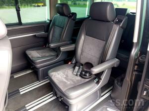 Melns Volkswagen Multivan 2013 Tukums, ar dzinēja tilpumu 2.00 L un nobraukumu 222 tūkst. km par 20990 €, foto 18 vietnē AUTOMOTO.COM.LV