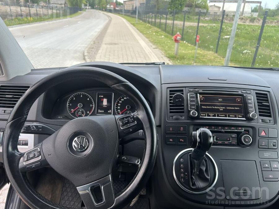 Melns Volkswagen Multivan 2014 Rīga, ar dzinēja tilpumu 2.00 L un nobraukumu 240 tūkst. km par 19900 €, foto 7 vietnē AUTOMOTO.COM.LV