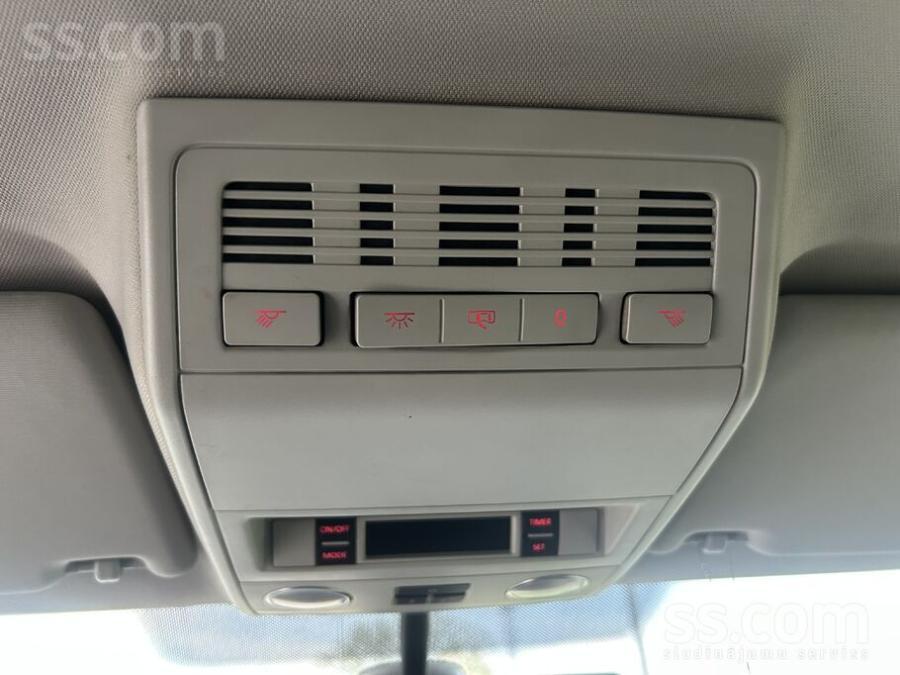 Melns Volkswagen Multivan 2014 Rīga, ar dzinēja tilpumu 2.00 L un nobraukumu 240 tūkst. km par 19900 €, foto 11 vietnē AUTOMOTO.COM.LV