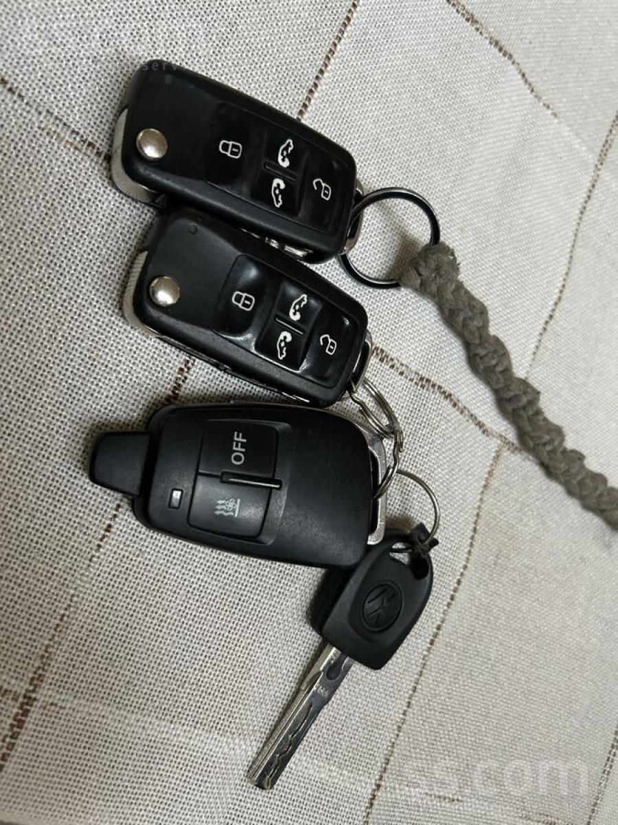 Melns Volkswagen Multivan 2014 Rīga, ar dzinēja tilpumu 2.00 L un nobraukumu 240 tūkst. km par 19900 €, foto 14 vietnē AUTOMOTO.COM.LV
