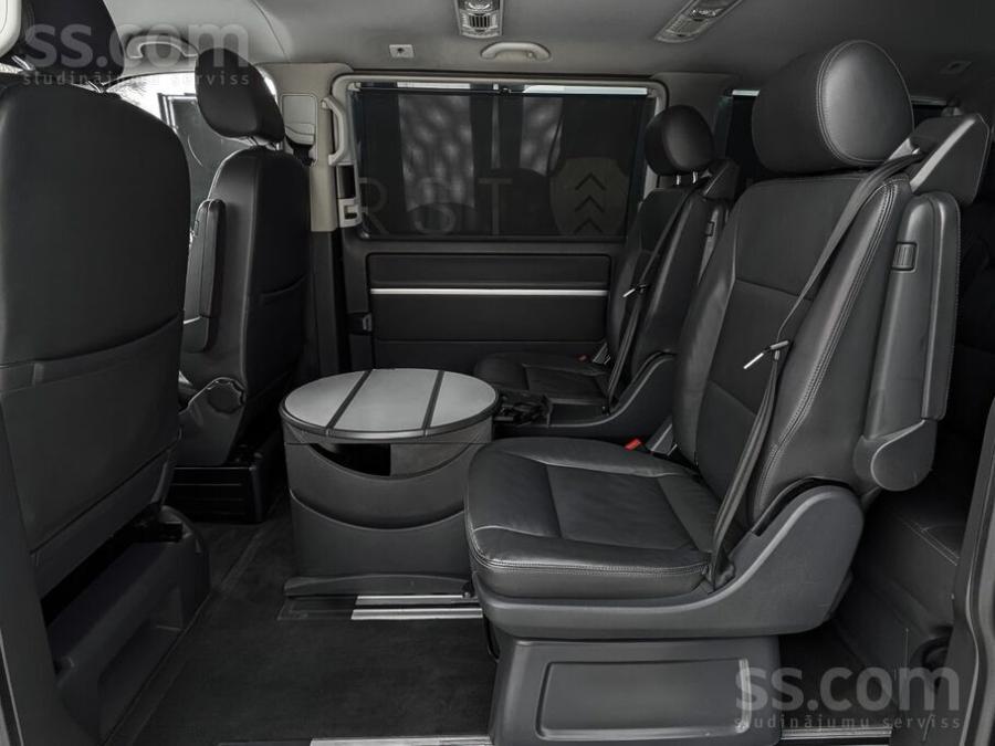 Melns Volkswagen Multivan 2014 Tukums, ar dzinēja tilpumu 2.00 L un nobraukumu 273 tūkst. km par 16990 €, foto 7 vietnē AUTOMOTO.COM.LV